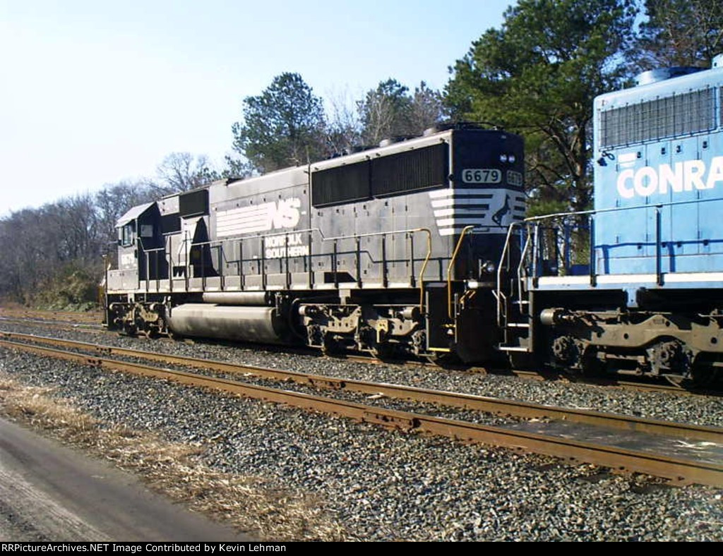 NS 6679 sits in Delmar Yard Delmar,Md